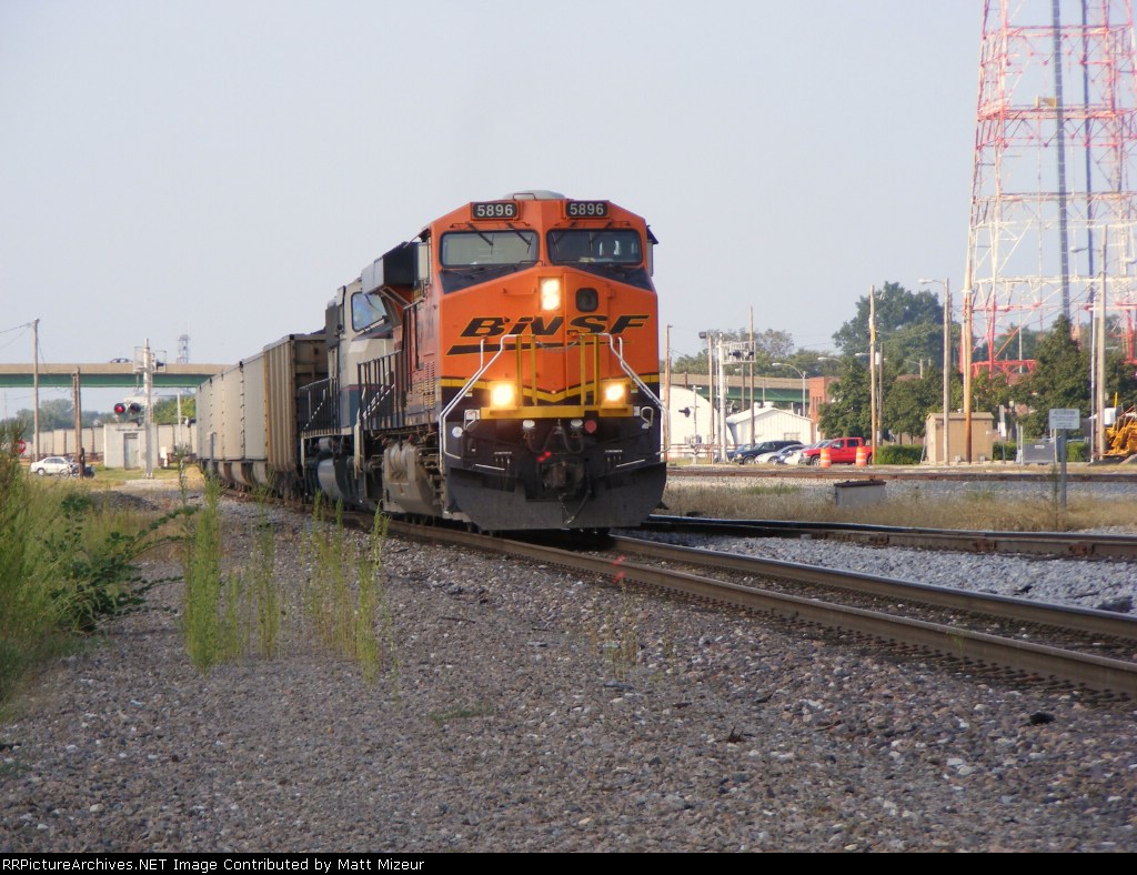 BNSF 5896